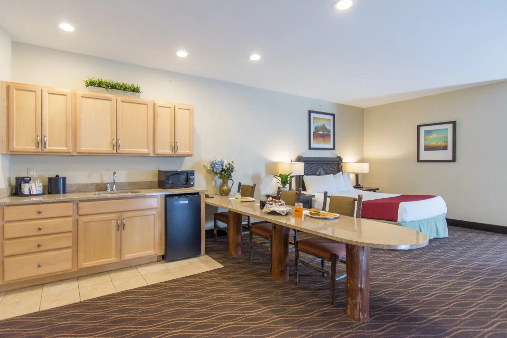 Rooms & Suites - Six Flags Great Escape Lodge Rooms & Suites - Six Flags Great Escape Lodge